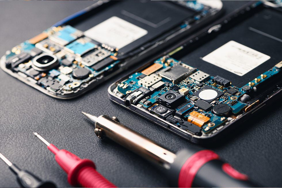 Phone Repair Costs: Pricing & When to Fix or Replace